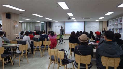 구로마을공동체 📢 시니어마을맛보기 모집 구로구 65세이상 마을공동체모임 및 신규 마을공동체형성을 하고자 하는 모임활동가 일시 10월 11일 ~ 10월 25일 매주