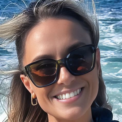 Nfl Espn Sideline Reporter Molly Mcgrath Sets The Internet On Fire