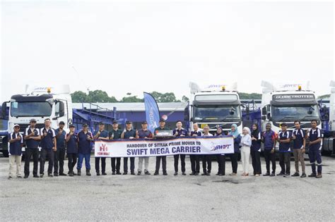 Swifthaulage Logisticsexcellence Fleetexpansion Luxuryautomotive Innovationinmotion