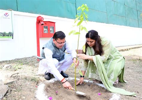 Highlight World Environment Day पर सीएम धामी ने किया पौधरोपण सभी से की पर्यावरण के संरक्षण की