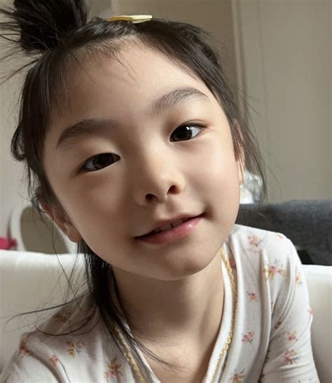 [잡담] 문희준 딸 잼잼이 살짝 강해린 닮게 커가는듯 인스티즈 Instiz 연예 카테고리