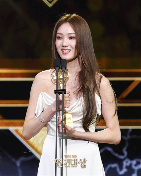 Netizens Defend Actress Lee Sung Kyung For Wearing A White Dress To The