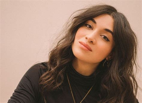 Camélia Jordana Elle Raconte Comme Elle A Surmonté Ses Complexes