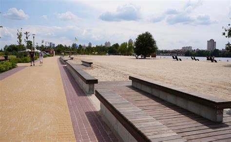 У Києві застосували новий метод для прибирання пляжів Вечірній Київ