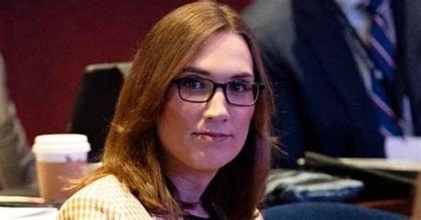 트랜스젠더 女화장실 쓰지마 Vs 구역질나는 비민주적 행동