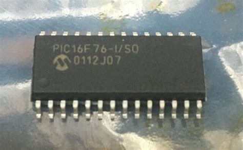 Microchip Pic16f76 Iso Flash Microcontroller So 28 Package 5 Pieces