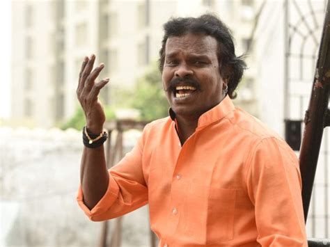 அம்மாவை ஆசையாக விமானத்தில் அழைத்து சென்ற பாடகர் அந்தோணி தாசன்