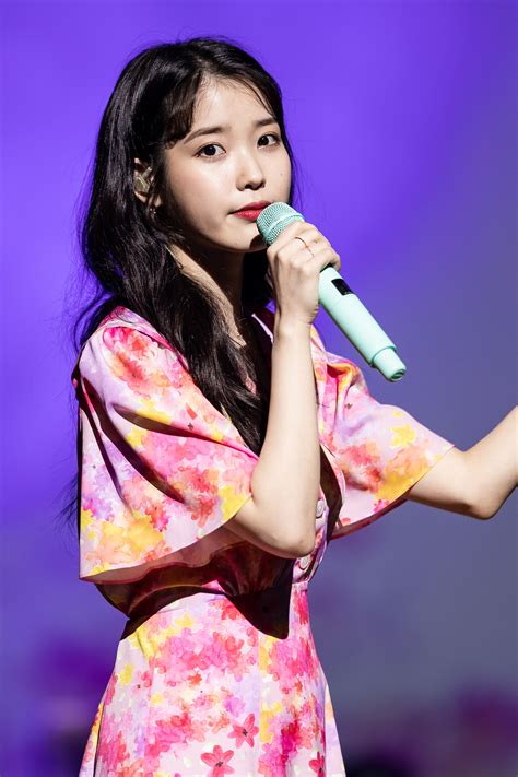 아이유 고화질 48장