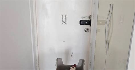 오래된 구축인데 현관문이 너무 낡아 시트지 시공을 했습니다 급하게 일정을 잡았는데도 꼼꼼히 잘해주시고 다른 것들도 잘 알려주셔 감사했습니다 숨고 숨은고수