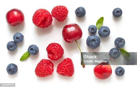 흰색 배경 상단 보기에 고립 된 다양한 신선한 잘 익은 열매 0명에 대한 스톡 사진 및 기타 이미지 0명 개체 그룹 건강한 식생활 Istock