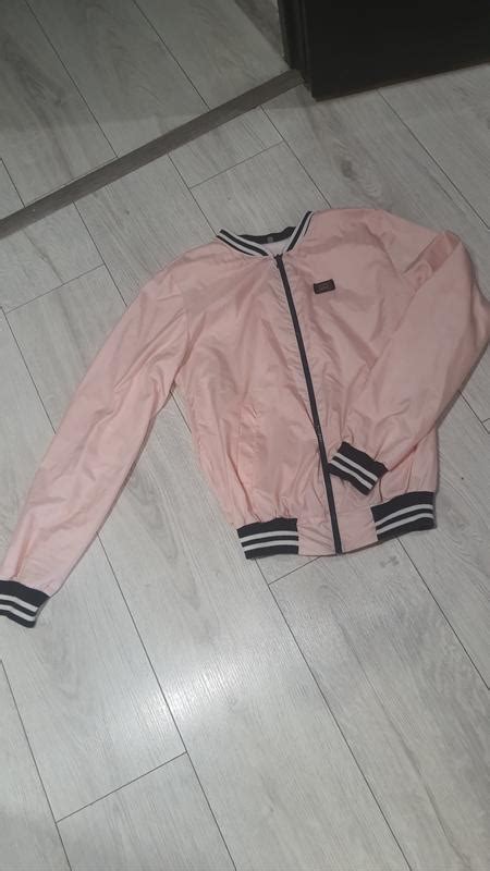 Куртка бомбер — ціна 180 грн у каталозі Куртки Купити жіночі речі за доступною ціною на Шафі