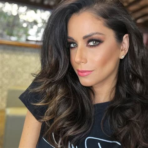 manu diniz manuela diniz threads say more