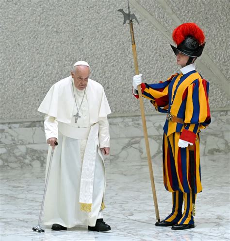 The Vaticans Swiss Guards Swiss Guards Celebrate 515 Years Qnbr