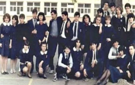 Посвещава се на поколението което смяташе наум имаше вечерен час военно дело и бригади