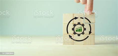 지속적인 개선 개념 문제 해결 조직 프로세스 개선 지속적인 개선 사고 방식 만들기 프로젝트 및 프로세스 관리 린 개선 기술 Kaizen 모션에 대한 스톡 사진 및 기타