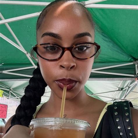 Lexxola Mila Glasses On Faith X Curls For The Girls Glasses Fashion