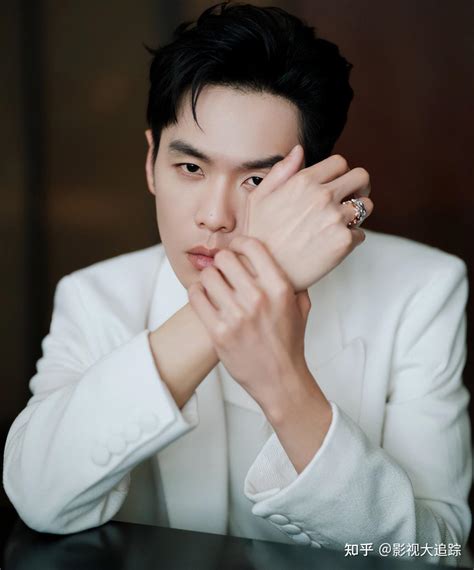 曝张若昀搭马思纯！出演悬疑剧《血缘相对论》，唐嫣惊喜加盟作配 知乎