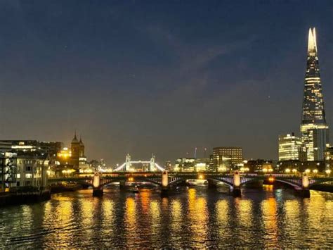 70 Millenium Bridge At Night Fotografías De Stock Fotos E Imágenes Libres De Derechos Istock