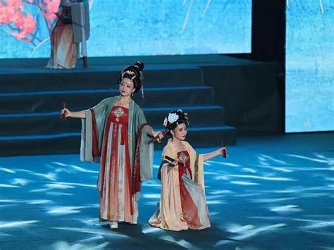 2023·第五届关中忙罢艺术节在西安市鄠邑区举行界面新闻