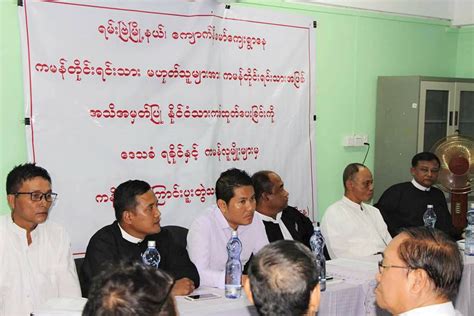 မှတ်ပုံတင်ထုတ်ပေးရာတွင် ကမန်မဟုတ်သူ ၂၀ ကျော်သာပါဝင်ဟု လဝက ဒုညွှန်ချုပ် ရှင်းလင်းမှု လက်မခံနိုင