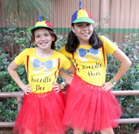 30 Cutest Disney Sibling Costumes For Halloween