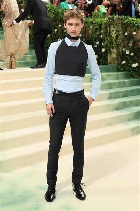 Troye Sivan Just Reawakened The Year 2008 At The Met Gala 2024 British Gq