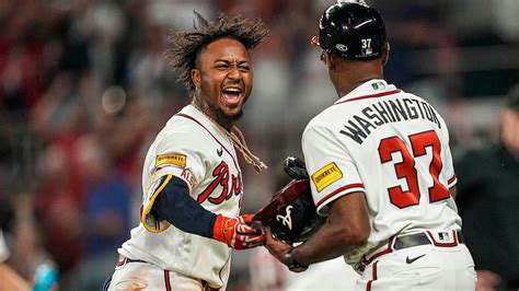 Braves Sweep Mets After Wild Comeback Win Ends With Ozzie Albies Walk