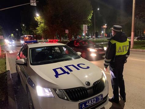 По вечерам инспекторы ДПС дежурят на оживленных переходных переходах в Нижнекамске 28 09 2022