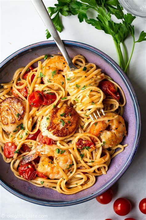 Scallop Shrimp Pasta With Burst Cherry Tomatoes Delightful Plate