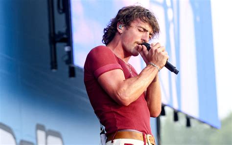 Benson Boone Hinted At His Breakup On Stage Watch The Video