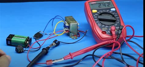 Transistors Why Is The Ac Voltmeter Showing Zero Volts In This