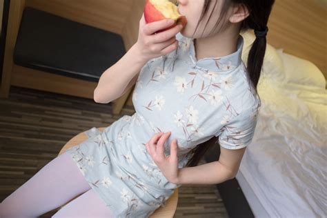 西尔酱 兰草旗袍篇 微圖坊