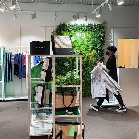 에코그램 영등포 롯데백화점 입점 공사중 대박나게 해주세요 Hello Travelworld