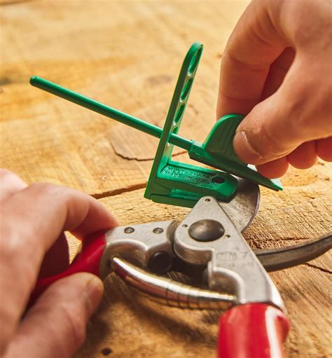 Pruner Sharpener Lee Valley Tools