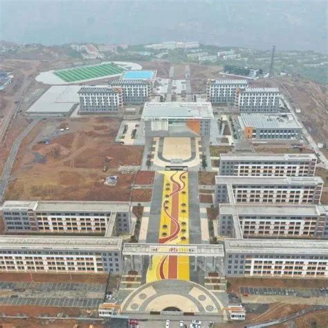 【我为群众办实事】市教体局：高中扩容 筑巢引凤昭通市办学镇雄县