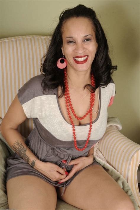 Big Boob Milf Sweet Shows Off Her Good Parts Porn Pictures Xxx Photos