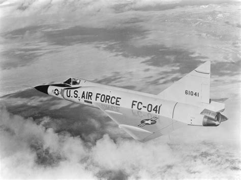 Download Military Convair F 102 Delta Dagger Hd Wallpaper 1920x1439