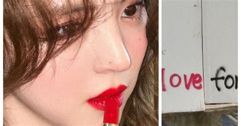 한소희 인형이 얼굴에 그림 그리네 담벼락에 인생같은 사랑” 왜