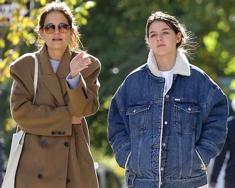 Suri Cruise Og Katie Holmes Tom Cruises Daughter Suri Has No Contact