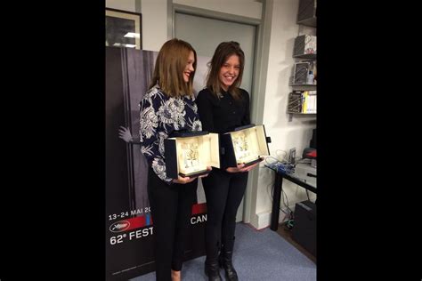 Photo Léa Seydoux Et Adèle Exarchopoulos Lors De La Remise De Leur