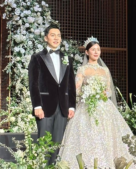 In Photos Lee Seung Gi And Lee Da Ins Elegant Wedding Metrostyle