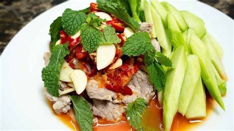 หมูมะนาว • Image ร้าน ร้านกระเพราหมูอ้วน ร้านยอดฮิต ข้างเซเว่น ซอย 4
