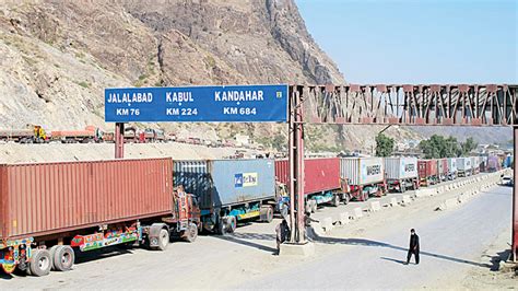 Thousands Reach Torkham To Cross Over Before Border Shuts Down