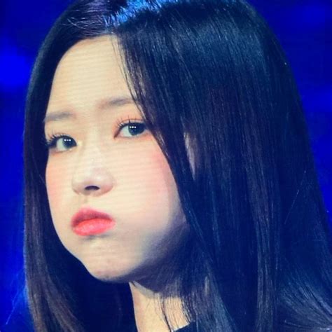 South Korean Girls Korean Girl Groups Olivia Hye Thing 1 Thing 2