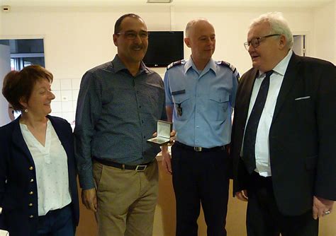 Lons Le Saunier Retraite Sapeurs Pompiers Le Lieutenant Pascal Bouvier A Raccroché Son Casque