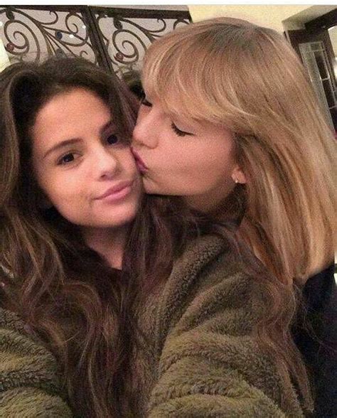 Taylor Swift And Selena Gomez Kissing Celeblr