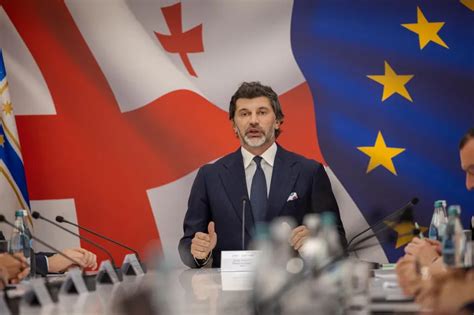 ნოე ჟორდანიას სახელობის სანაპიროსა და კოსტა ხეთაგუროვის ქუჩის კვეთის მიმდებარედ სატრანსპორტო