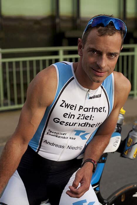 Vom Junkie Zum Ironman“ Triathlet Andreas Niedrig Zu Gast An Der Uni Paderborn