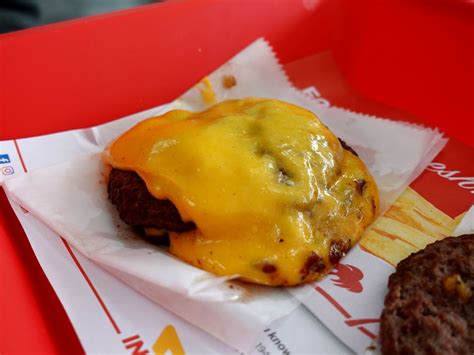 In N Out Chili Cáise Fries Vegane Chili Cheese Fries Mit Käsesauce
