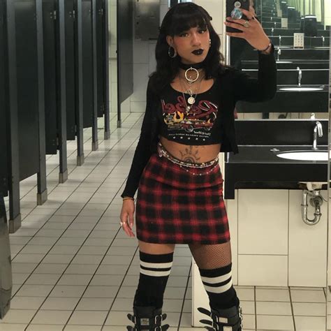 Happy Saturday 🖤 R Gothgirls
